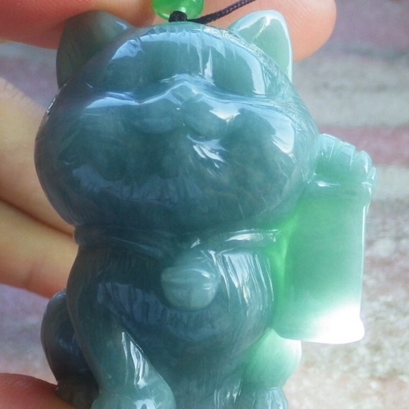 Elegant Green Jade Cat Figurine jadeite pendant cat kitty cute design